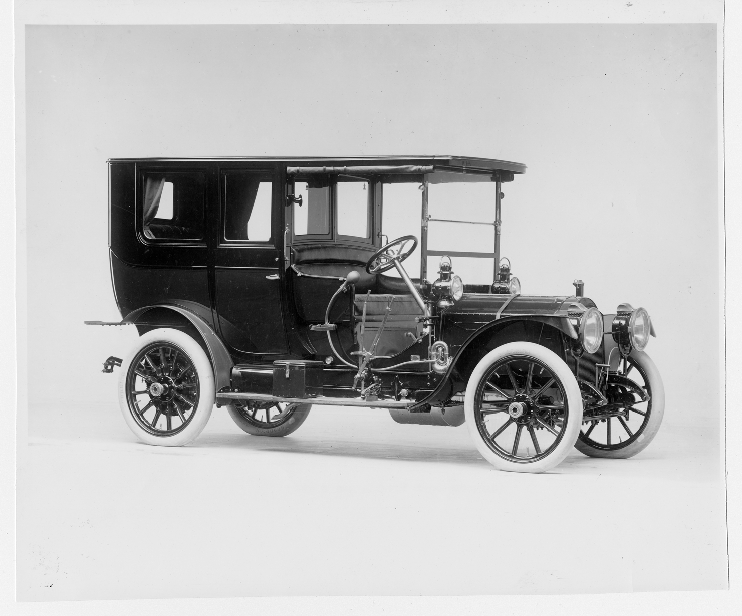 1910 Packard 30 Model UC limousine, five-sixth side front view | DPL DAMS