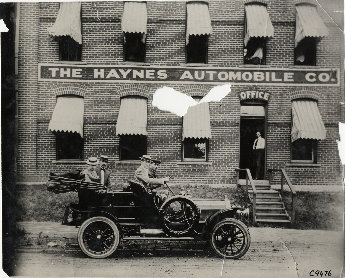 Motorists in 1908 Haynes automobile | DPL DAMS