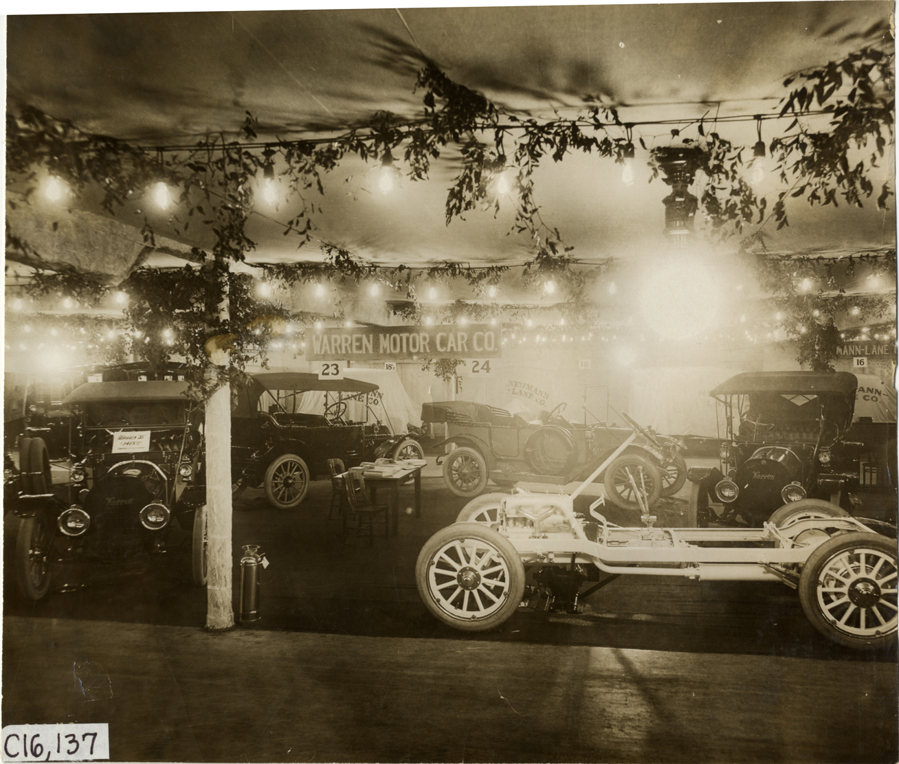 Warren automobiles and chassis on exhibit, 1912 Detroit Auto Show | DPL ...