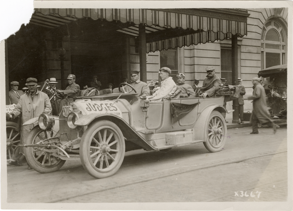 Motorists in Halladay automobile | DPL DAMS