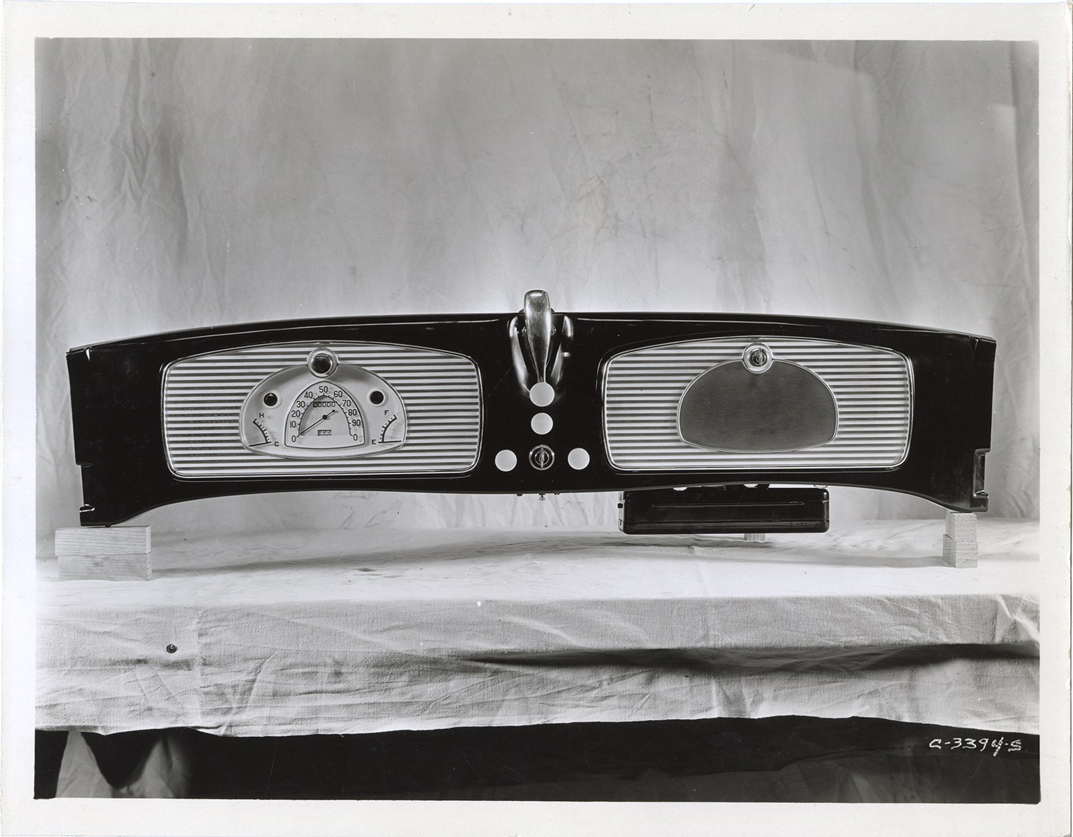 Instrument panel, 1933 Hudson Model T automobile | DPL DAMS